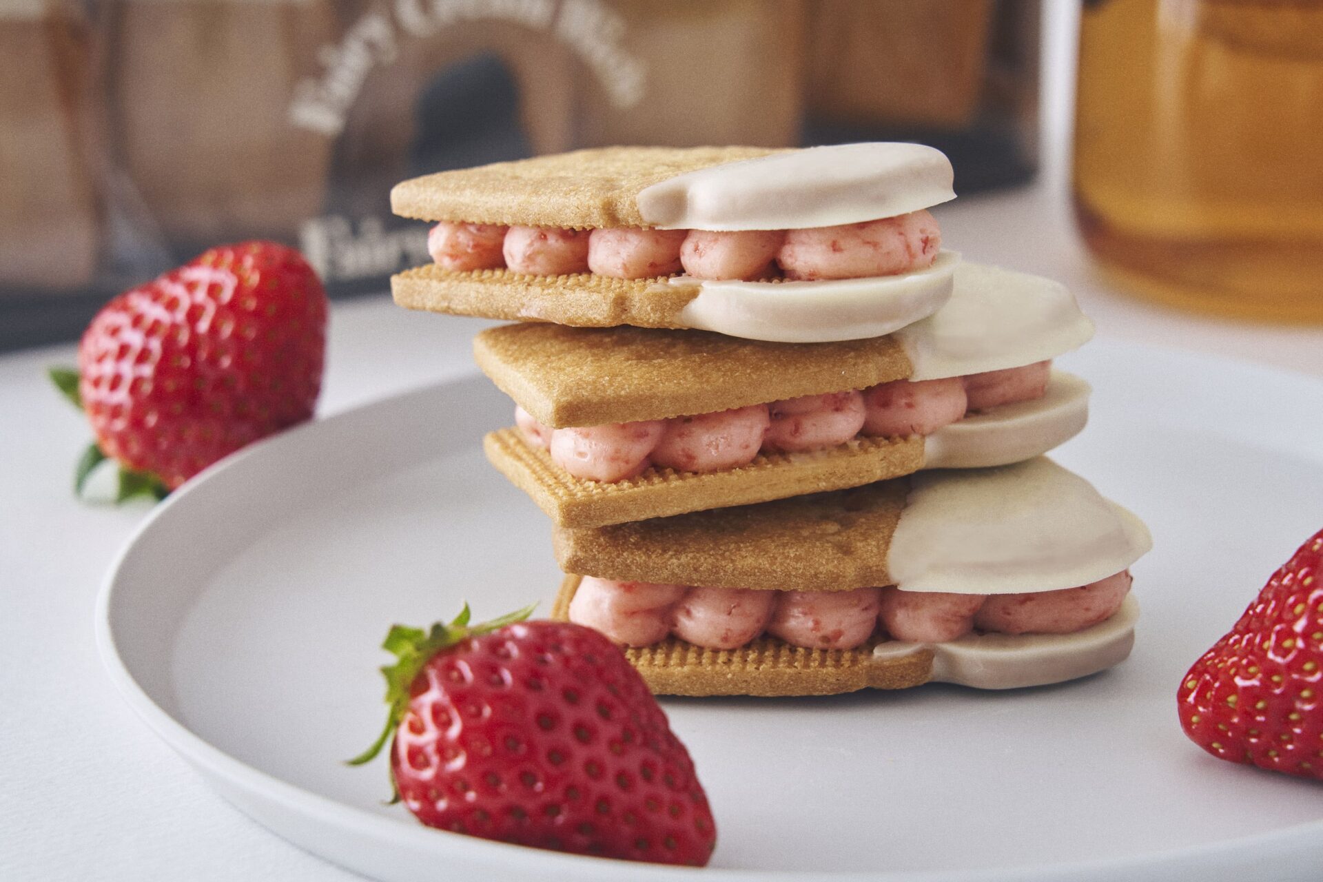 いちご好きの方へ。「奈良県産古都華いちご生バターサンド」2/17（金）新発売、フェアリーケーキフェア オンラインショップにて2/8（水）より先行予約開始！ | Foooood