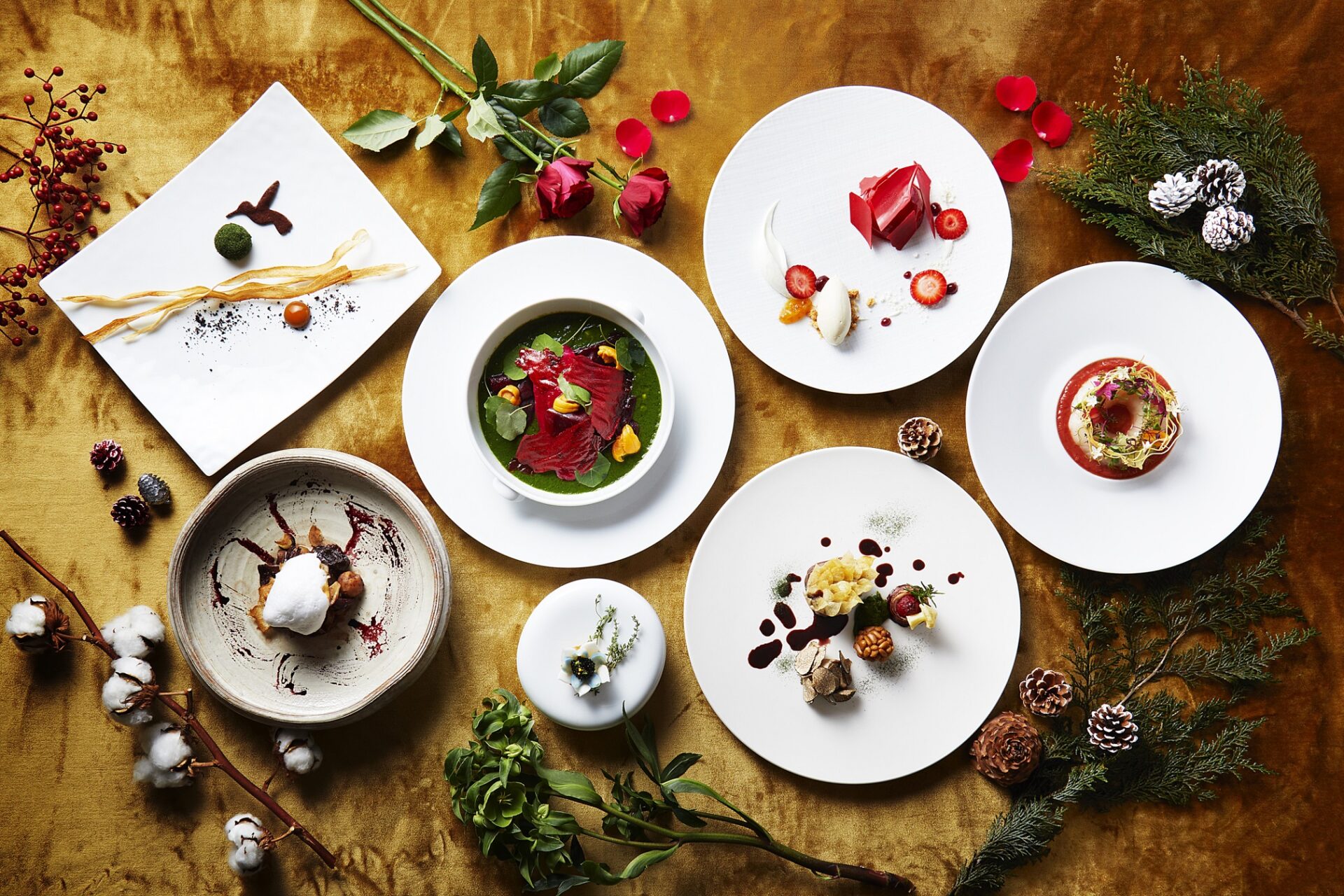 シャングリ・ラ 東京のクリスマス限定ディナーと宿泊プラン | Foooood