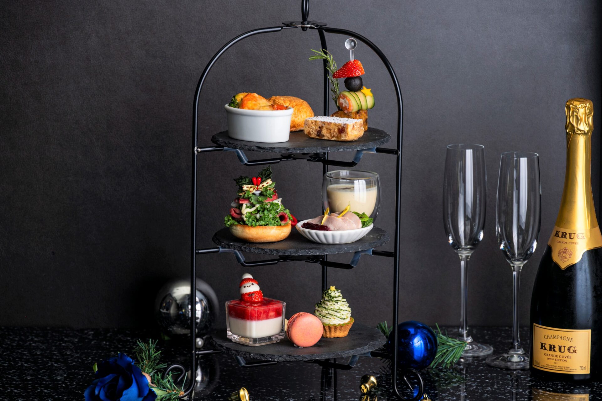 広がる景色とともに、笑みが溢れるティータイムをChristmas Afternoon tea“Joyeux noël！”を販売 | Foooood