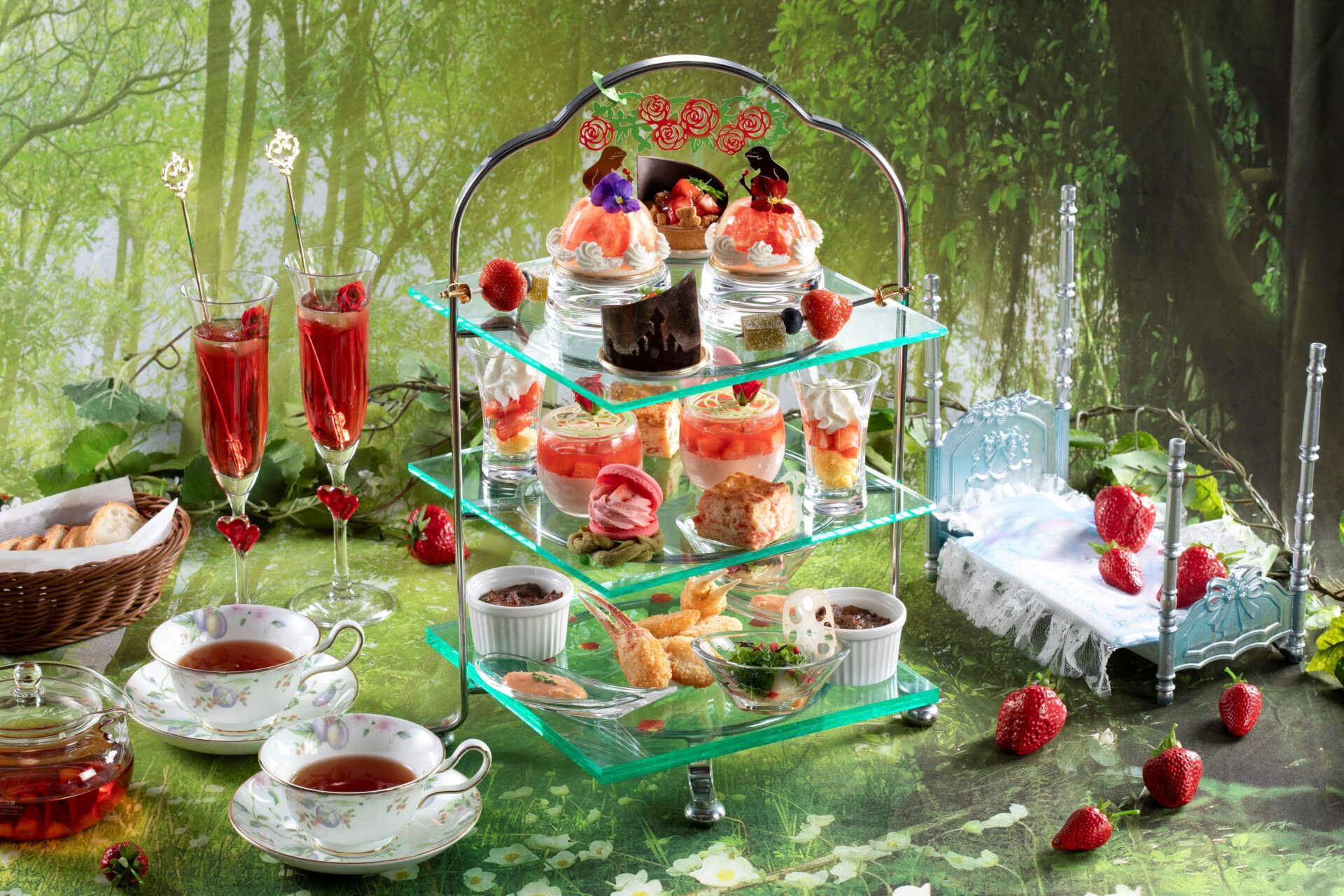 【シェラトン都ホテル大阪】「眠れる森の美女」をテーマにしたアフタヌーンティーや人気の「上町シュー」いちごバージョンが楽しめる「いちごフェア」開催 | Foooood