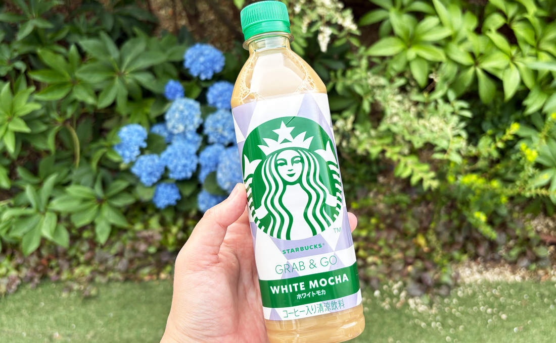 【試飲レポ】セブンイレブン限定！新作「スターバックス® GRAB&GO ホワイトモカ」は、贅沢なのにごくごく飲める“ご褒美ラテ” | Foooood